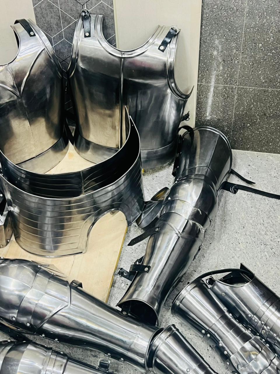 Medieval Gothic Full Plate Armor Suit: Full Body Steel Knight Costume ...