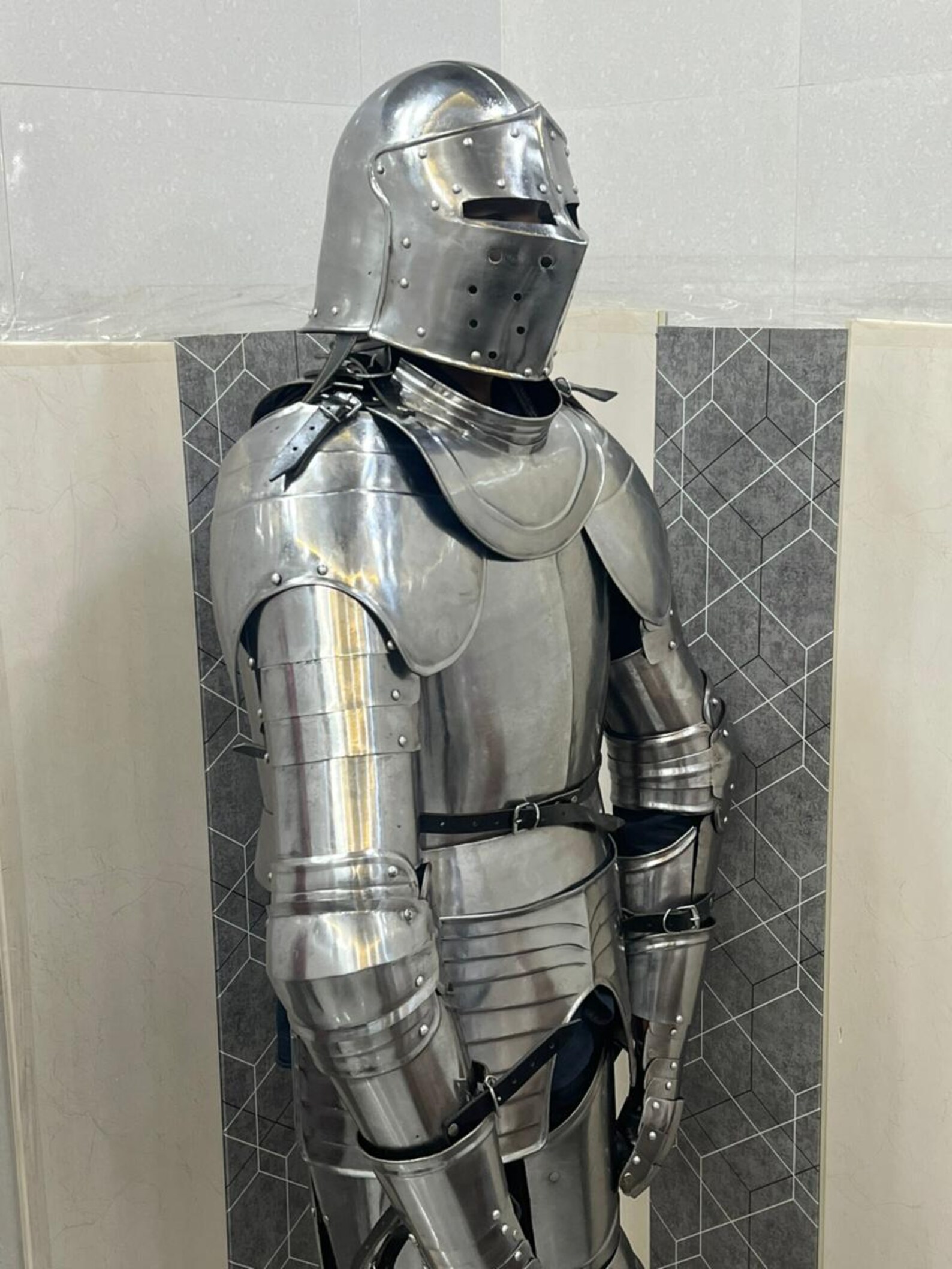 Medieval Gothic Full Plate Armor Suit: Full Body Steel Knight Costume ...
