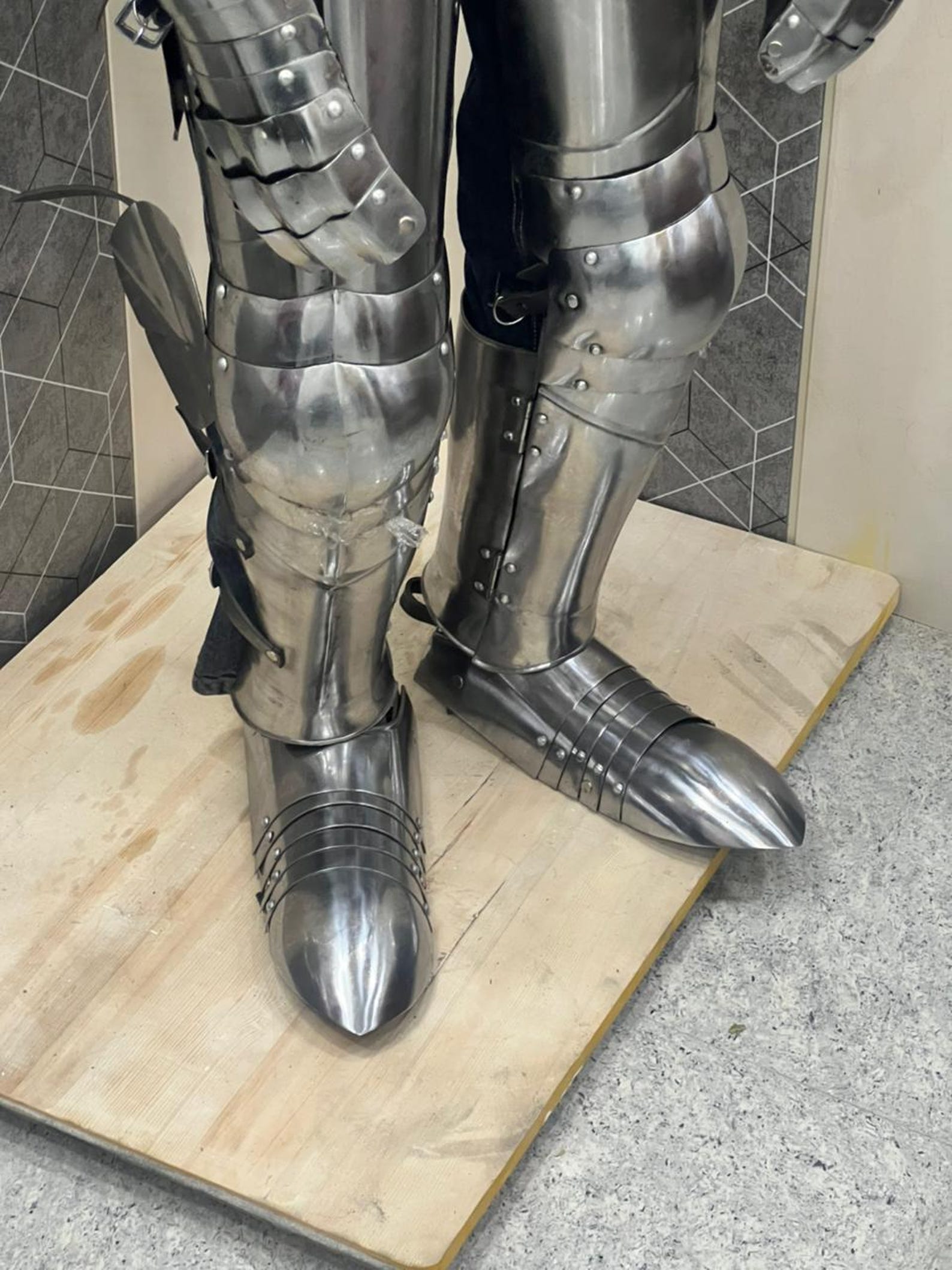 Medieval Gothic Full Plate Armor Suit: Full Body Steel Knight Costume ...