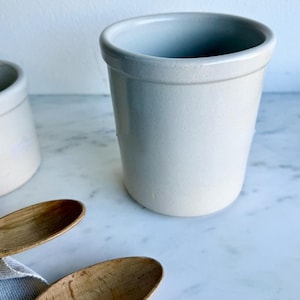 Antique Crock Beige Stoneware Crock Pottery Farmhouse Kitchen Utensil ...