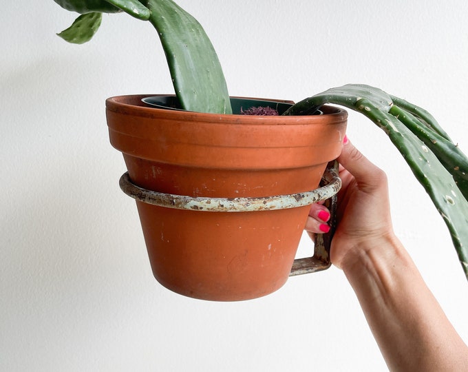 Vintage Cast Iron Wall Mounted Plant Pot Ring Holder Chippy Turquoise ...