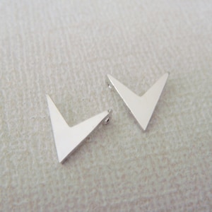 Silver Tarnish Resistant V Shaped Link Connector, Triangle Charms ...