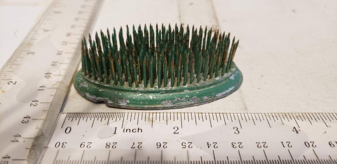 Vintage Larger Oval Metal Flower Frog Spikes Good Condition - Etsy