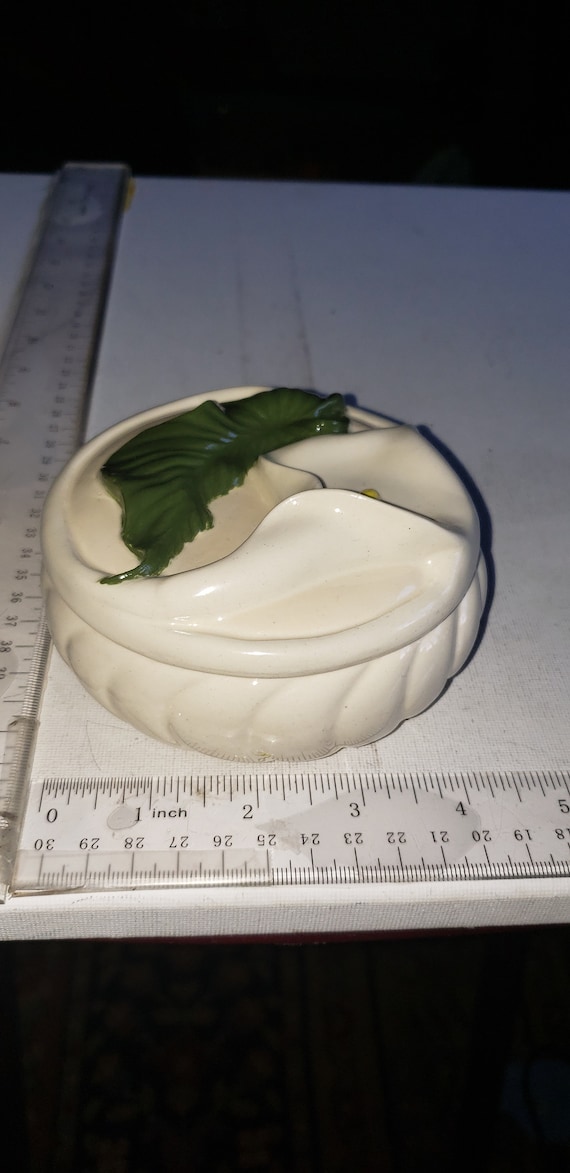 vintage powder dish - Gem