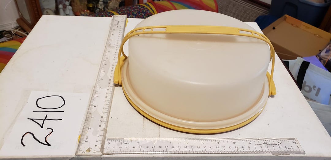 Vintage Tupperware Pie Keeper With Handle Harvest Gold Excellent ...