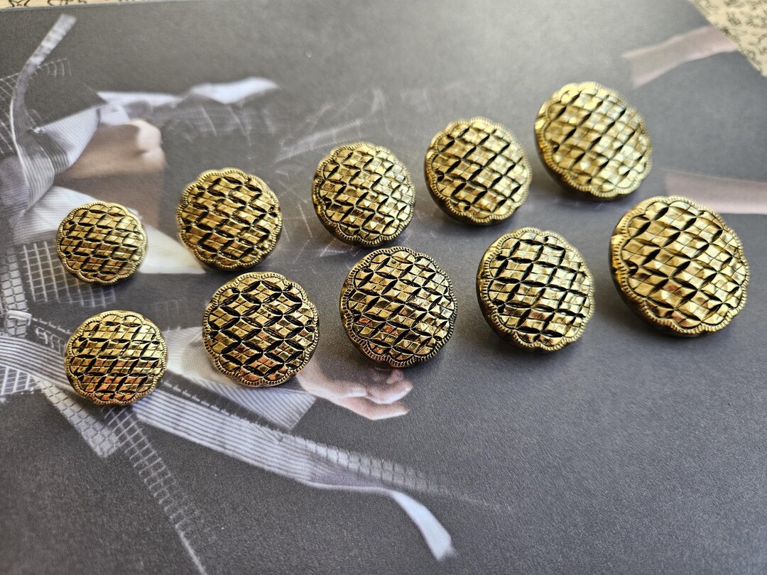 22.4mm Antique Gold Buttons (lightweight) Italian 7/8" - Etsy