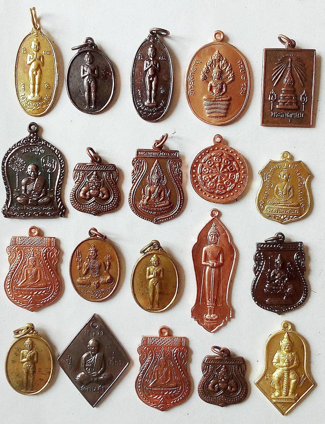 20 NEW Thai Buddhist Buddha Buddhism Lucky Charms Amulet Pendants Set ...