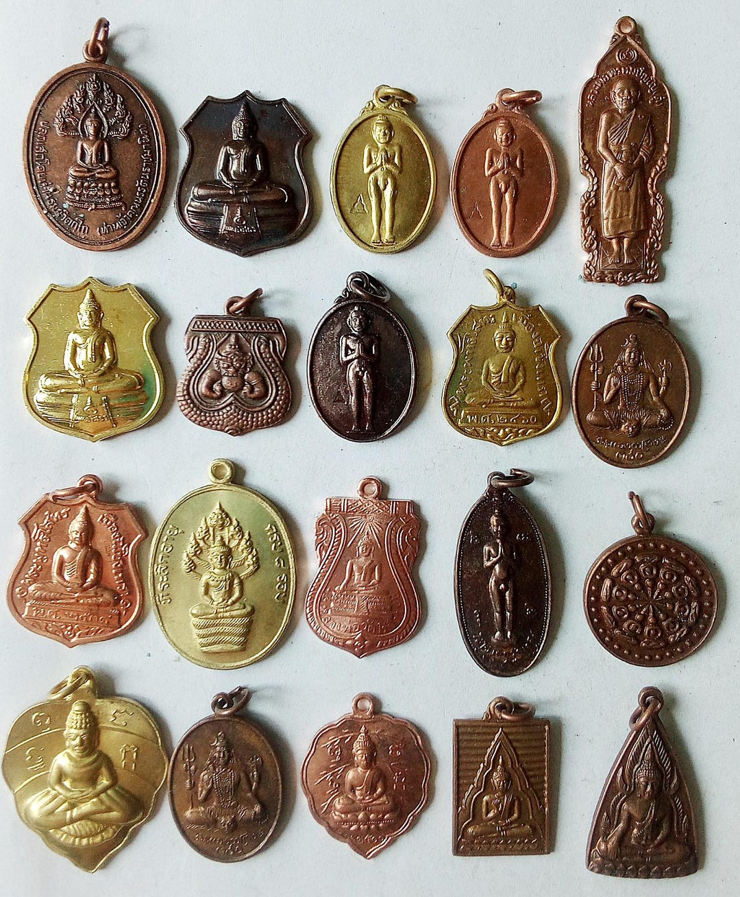 20 NEW Thai Buddhist Buddha Buddhism Lucky Charms Amulet Pendants Set ...