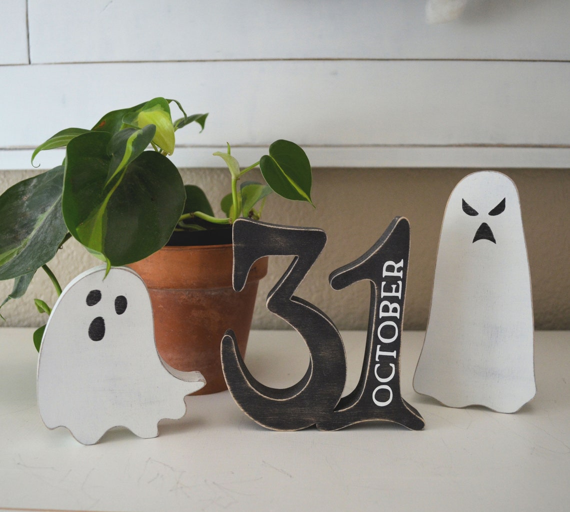 October 31 - Halloween Tiered Tray Decor - Etsy