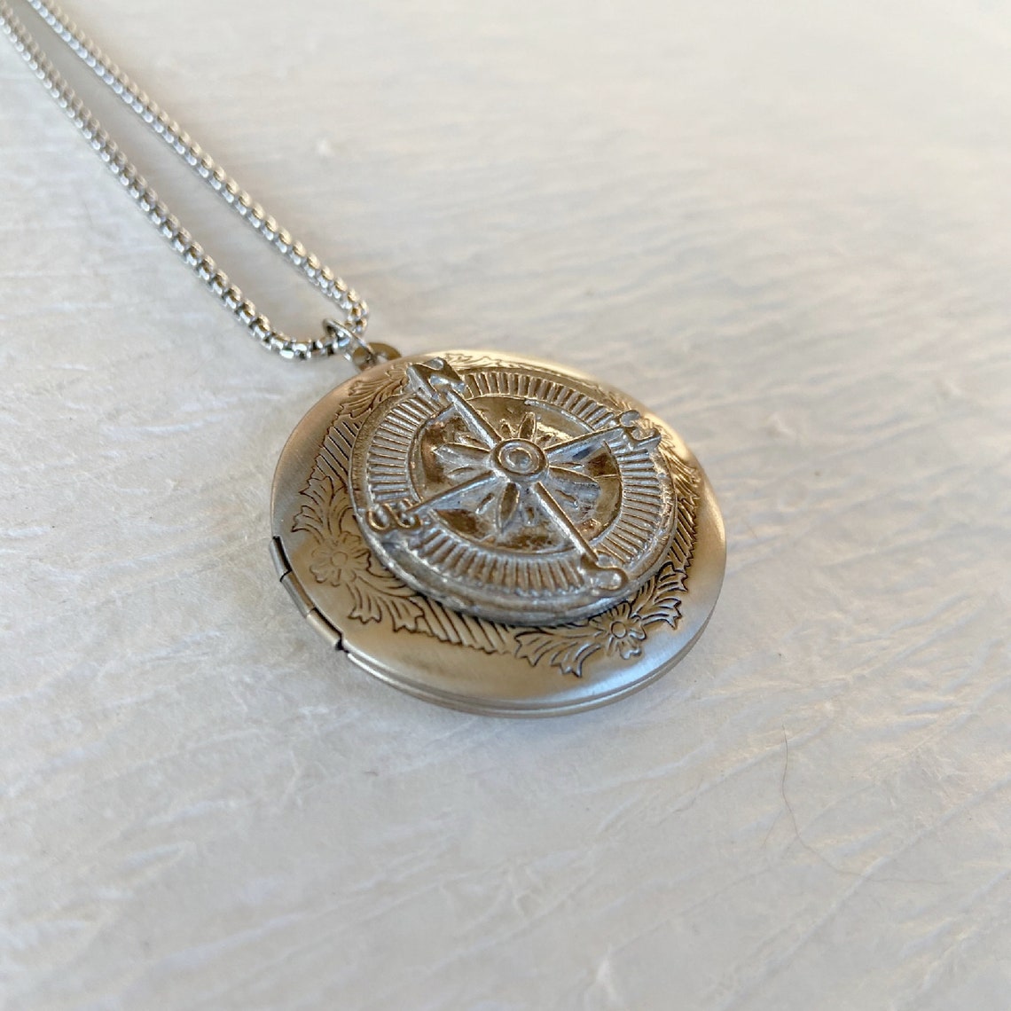 Rustic Compass Locket Necklace Unisex Locket Compass Etsy