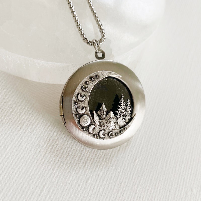 Locket Gift - 60+ Gift Ideas for 2025