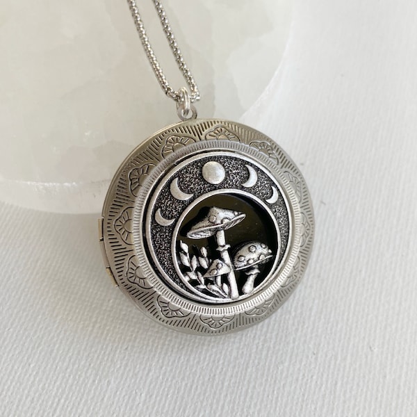 Moon Locket - Etsy