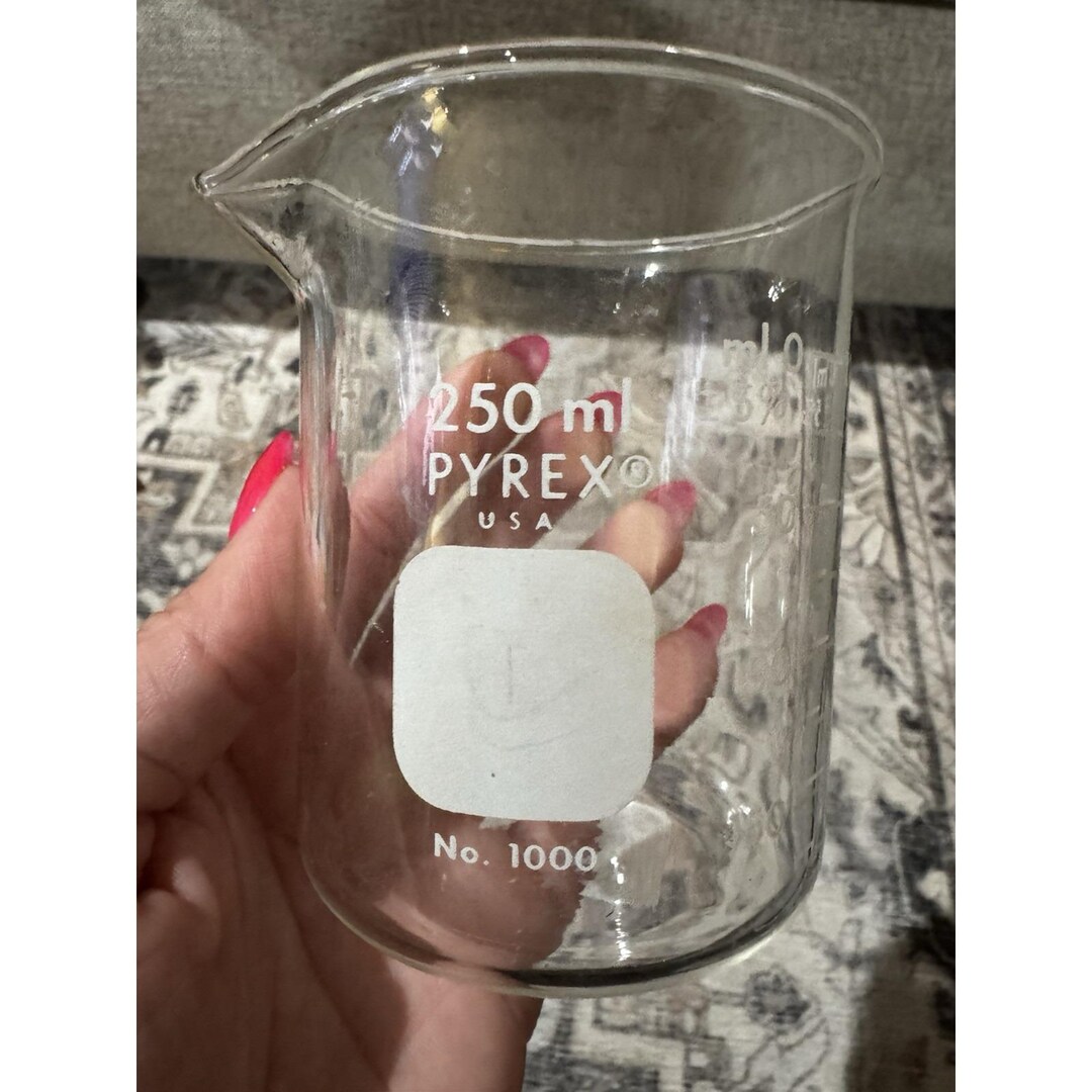 PYREX 250 ML Glass Beaker Measuring Glass Made in USA Vintage - Etsy