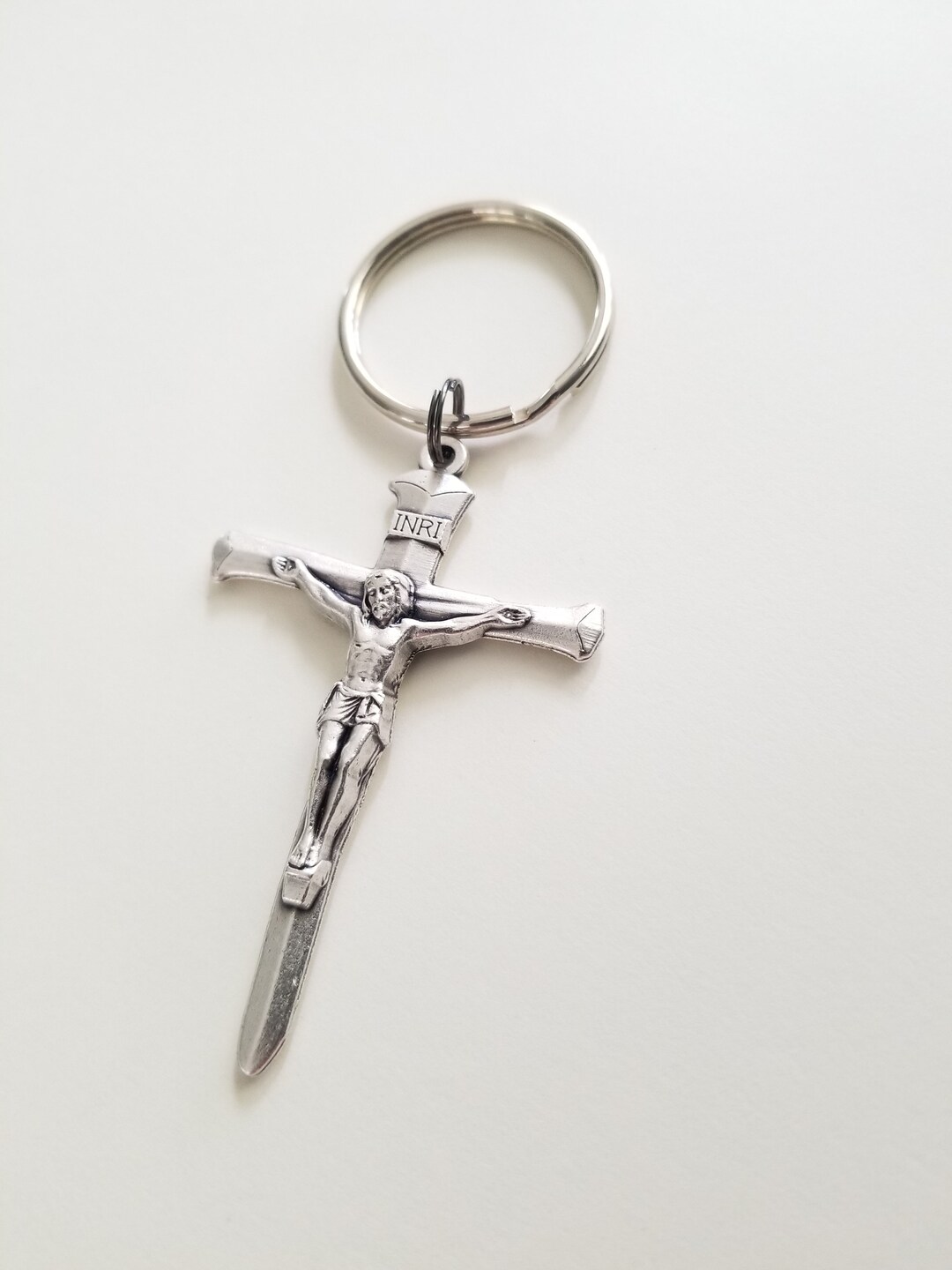 Large Crucifix keychain, nails - Etsy.de