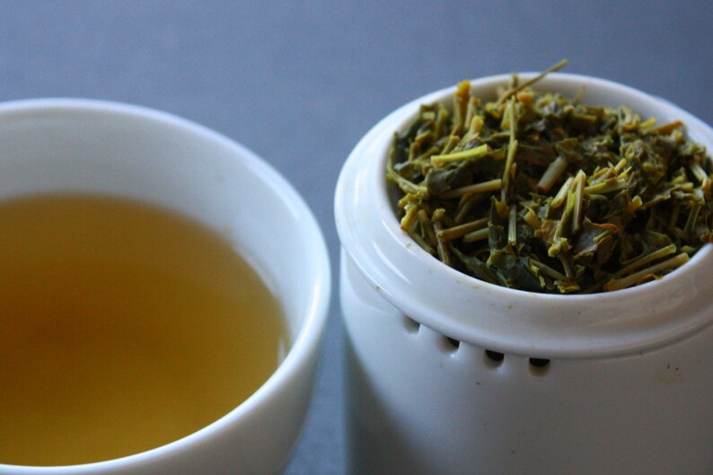 Organic Japanese Kuki Cha Loose Leaf Green Tea With Bamboo Infuser, 35 ...