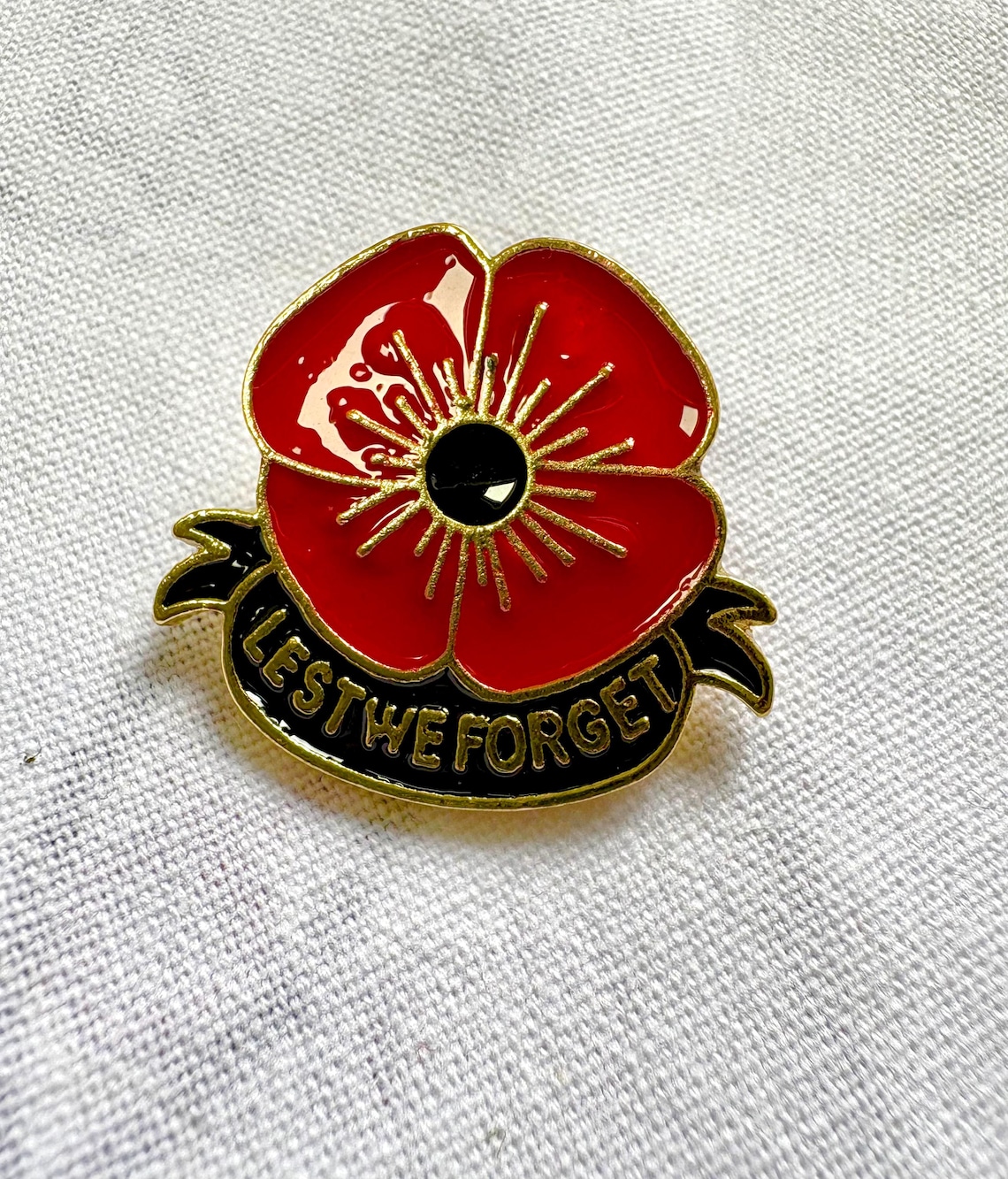 Poppy Pin Badges | Poppy Day Lapel Pin Brooch for Remembrance Day | UK ...