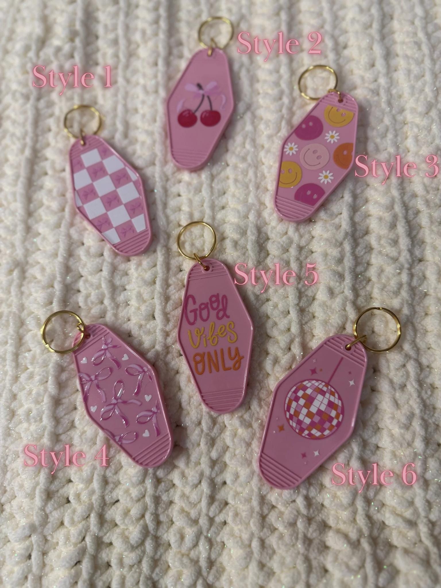 Retro Motel Keychain – Fun Aesthetic Keychains | Y2K, Cherry, Smiley ...