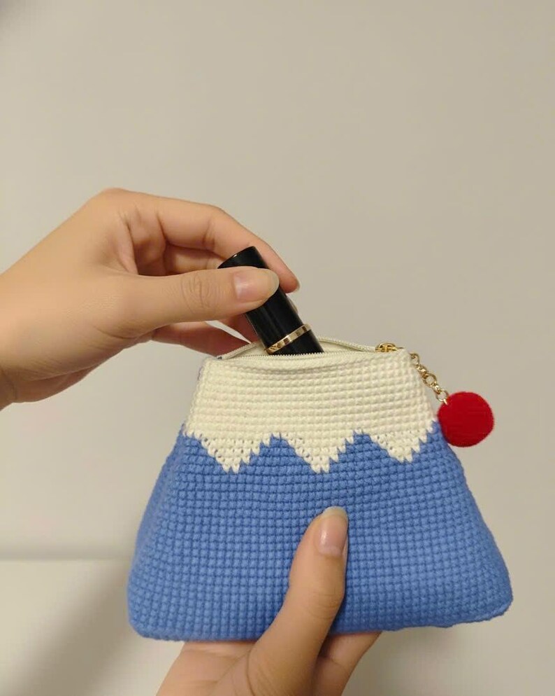 Cosmetic Bag Crochet Pattern – Kawaii Makeup Pouch Crochet Tutorial ...