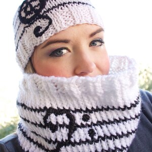 Infinity Scarf UNWRITTEN Hand Knit Bass Clef Sheet Music | Etsy