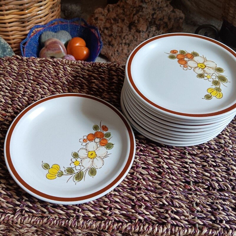 Vintage 1970s Dinner Plates - Etsy