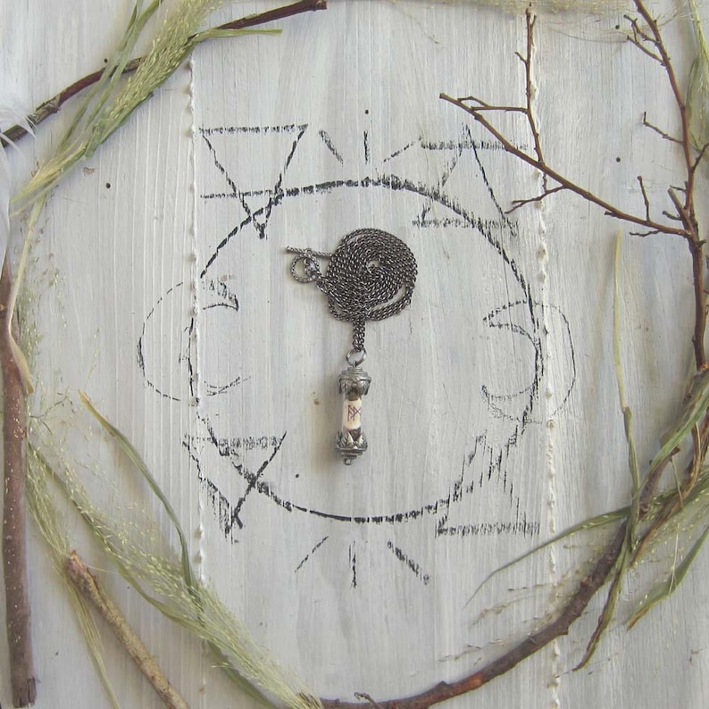 Oracle Amulet Necklace for Tarot Readers and Psychics | Etsy