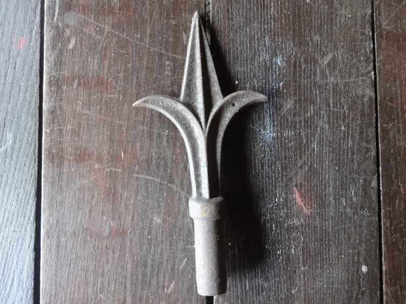 Vintage French Metal Fence Post Gate Furniture Fleur De Lis Topper ...