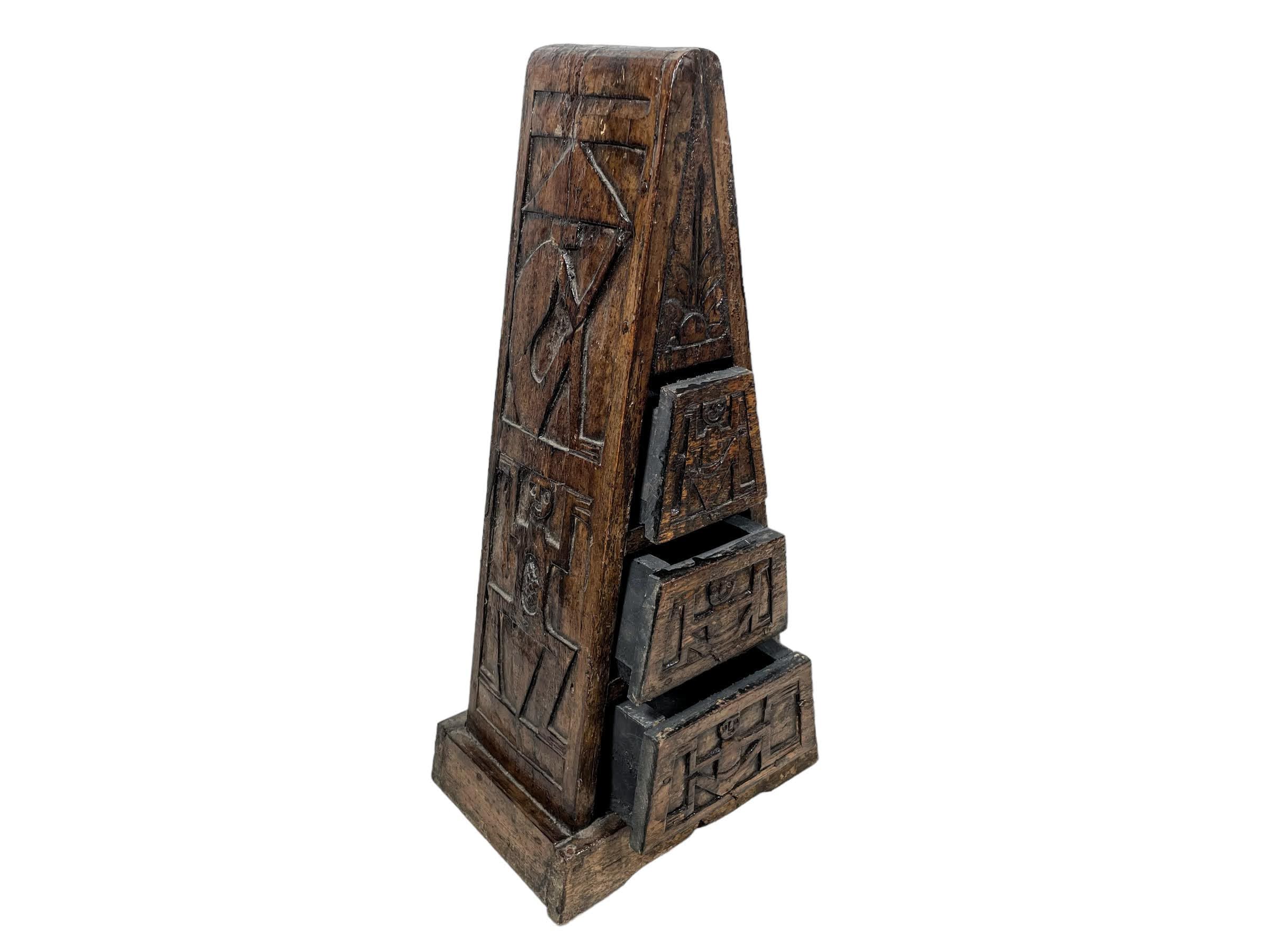 Triangle chest of drawers store