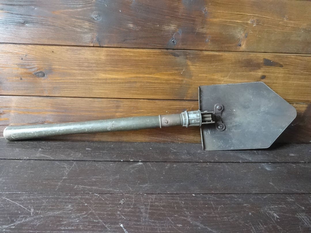 Vintage Taiwanese Folding Wooden Metal Spade Jeep Car 4WD Tool Display ...