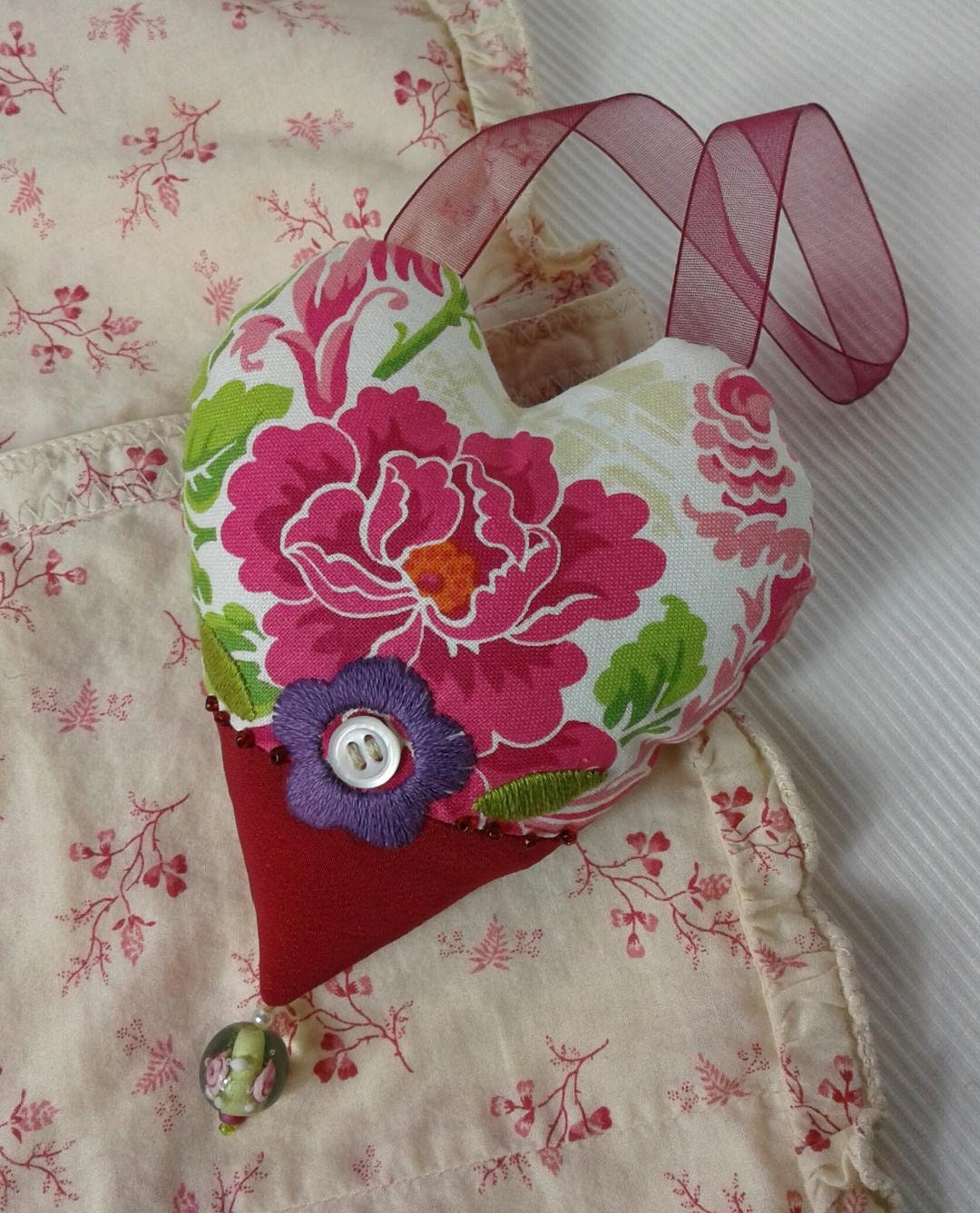 Besticktes Stoff Herz Ornament Herz Andenken rosa Chintz - Etsy.de