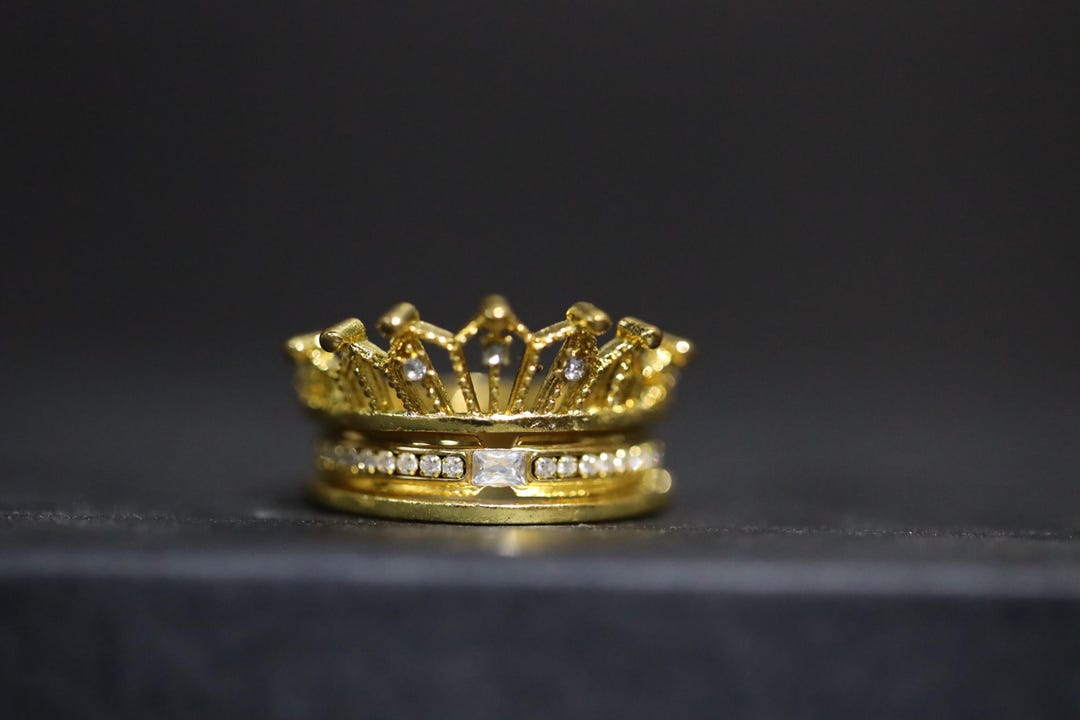 Men’s Crown Ring Gold King Ring Moissanite Diamond Accent Royal Crown ...