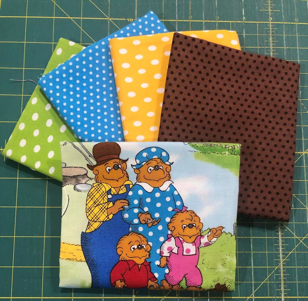 Fat Quarter Bundle 5 of the Berenstain Bears Welcome to Bear Country ...