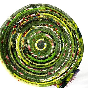 Clothesline Holiday Card Organizer, Green and Red Coiled Rope Christmas ...