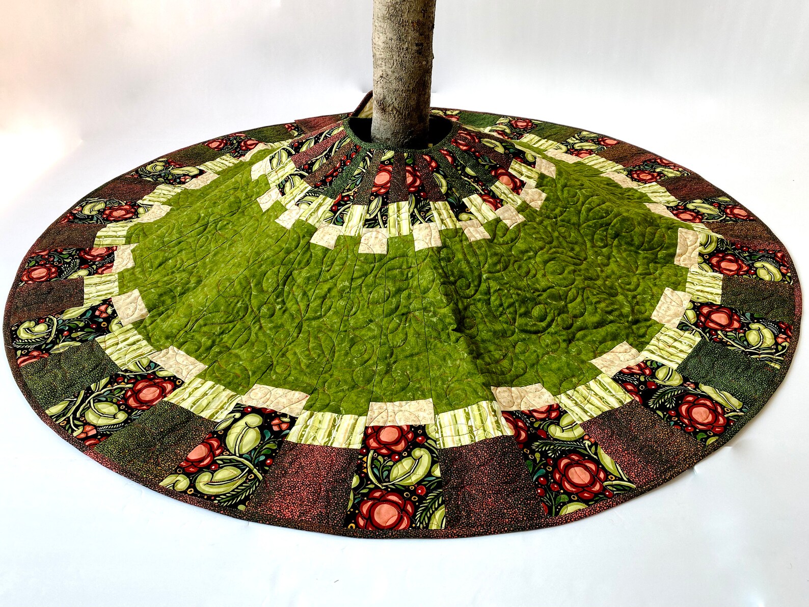 Quilted Handmade Tree Skirt, 50 Inches, Traditional Christmas Patchwork ...
