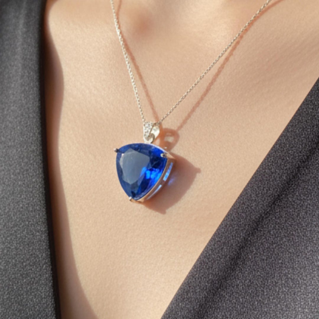 Natural Blue Sapphire Trillion Cut Pendant 70-80 Carats With Free Chain ...