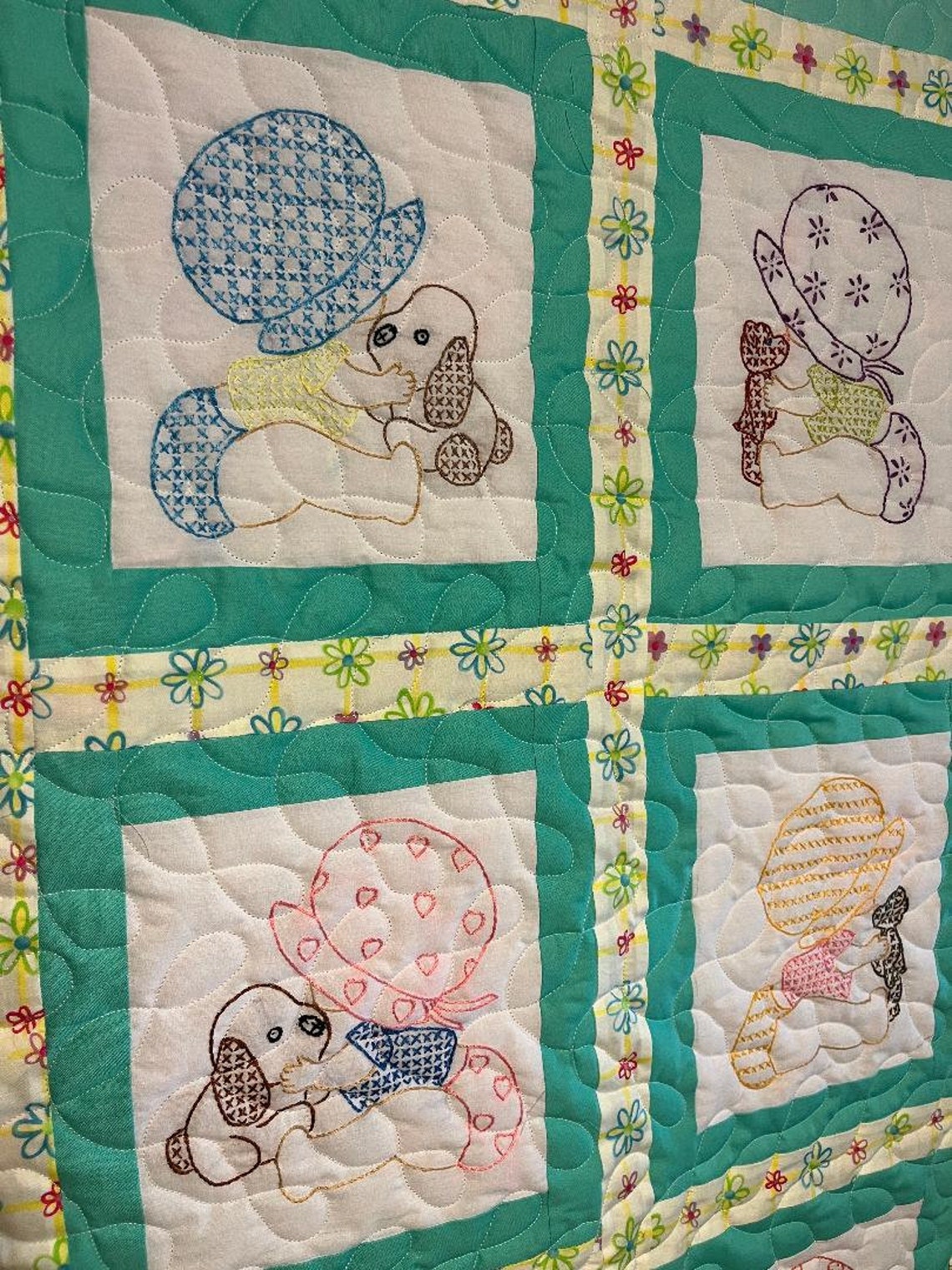 Sunbonnet Babies Hand Embroidered Crib Quilt - Etsy