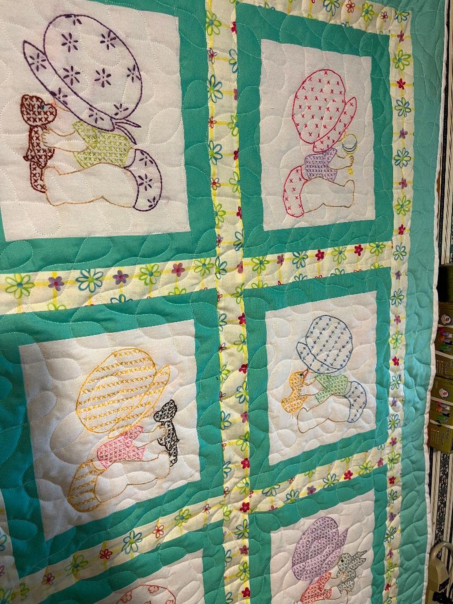 Sunbonnet Babies Hand Embroidered Crib Quilt - Etsy