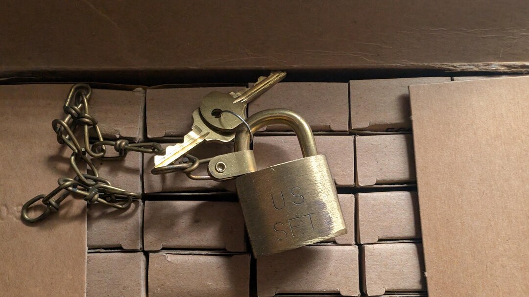 Military Surplus Waterbury 560 Brass Padlock – New in Box W/ 2 Keys ...