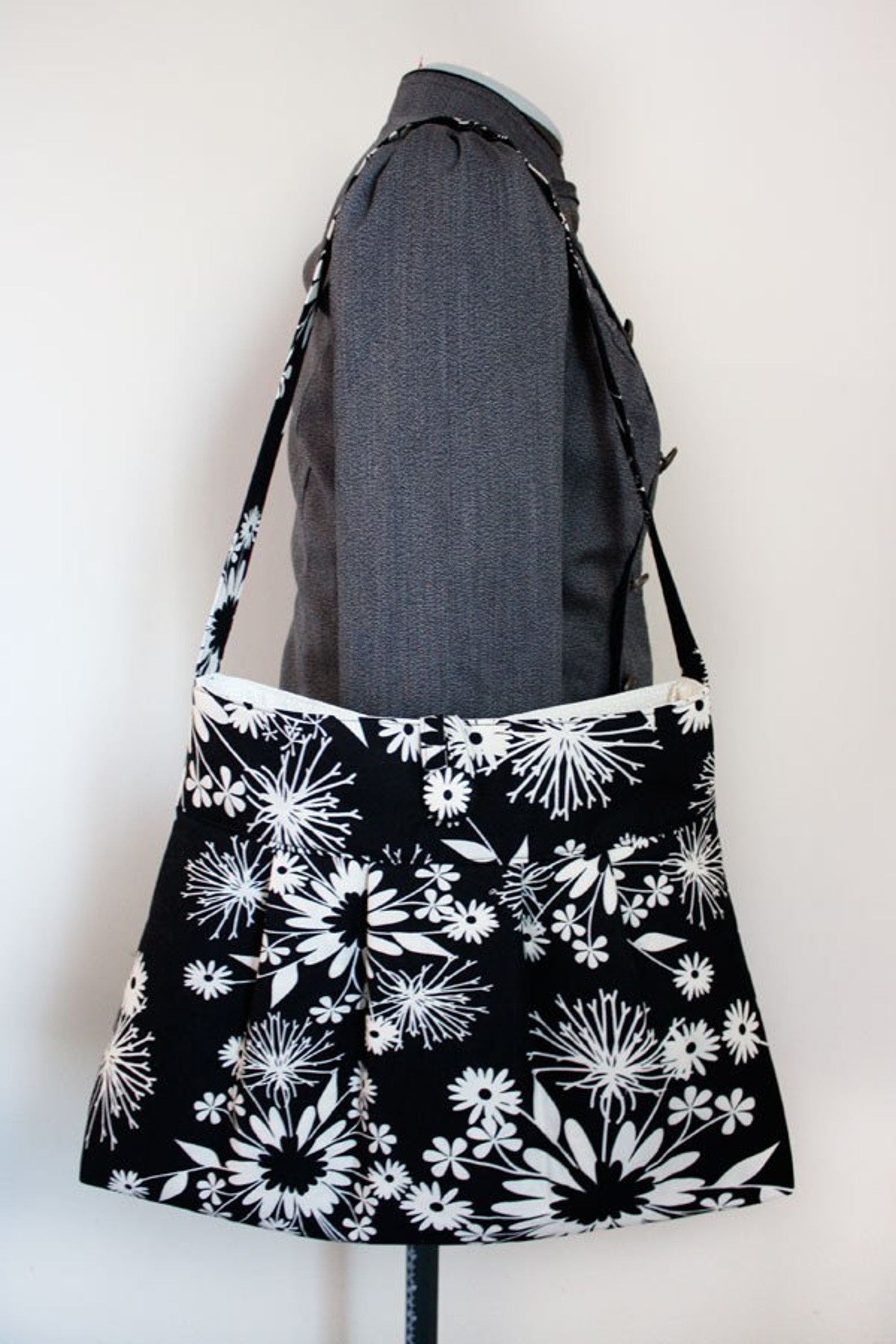 Black and Cream Floral Pleated Purse, Ready to Ship - Etsy