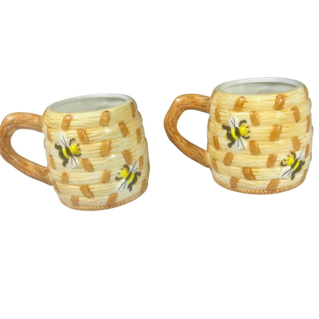 Pair of Vintage Young's Bee Hive Coffee Mugs – 1997 Ceramic Honeycomb ...