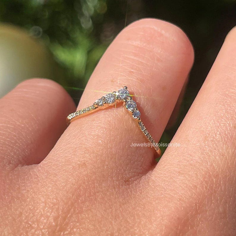 Curved Moissanite Wedding Band: V Shape Diamond 14K Gold Stacking Ring ...