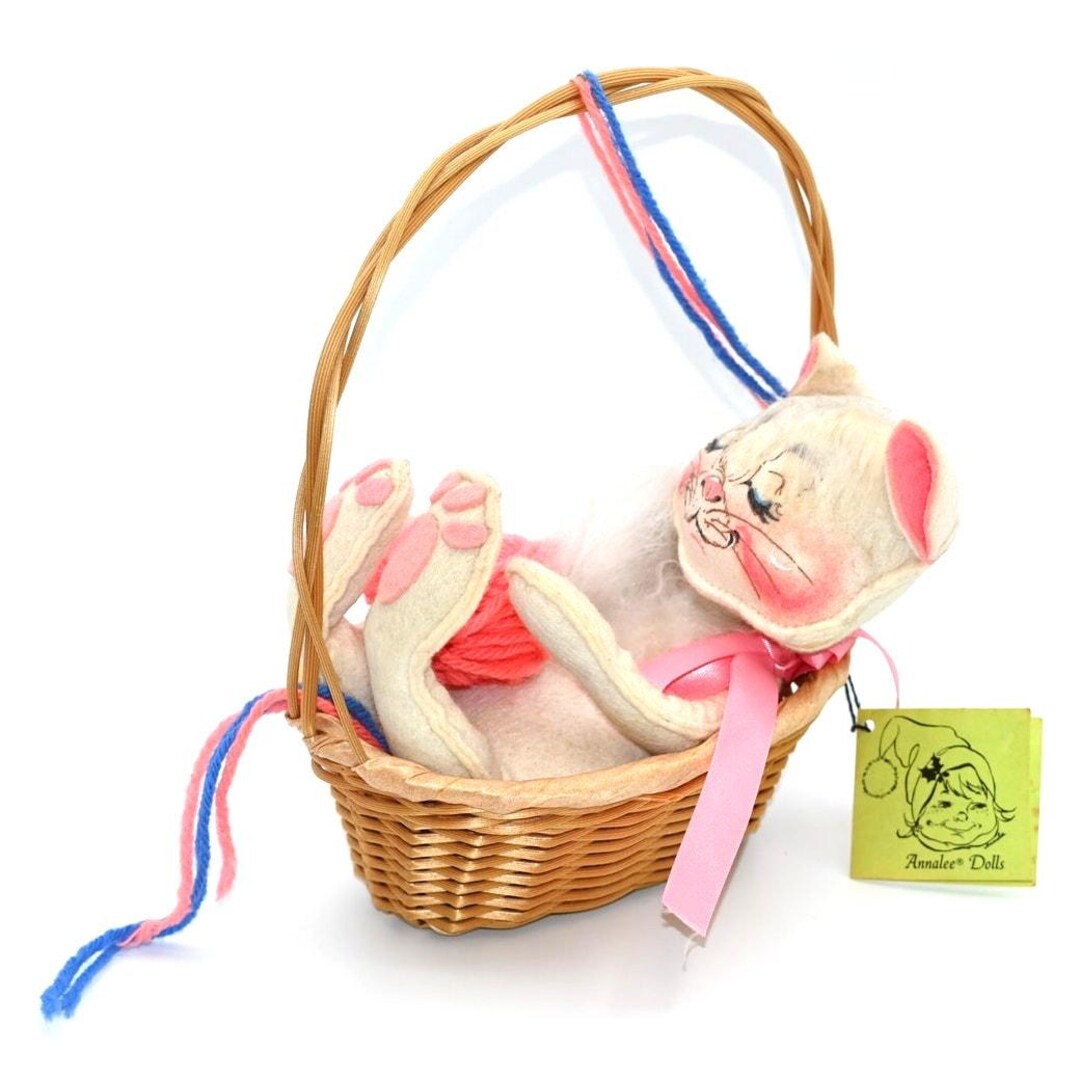 Vintage Annalee Poseable Cat Doll in Basket With Yarn Felt Doll 1984 ...