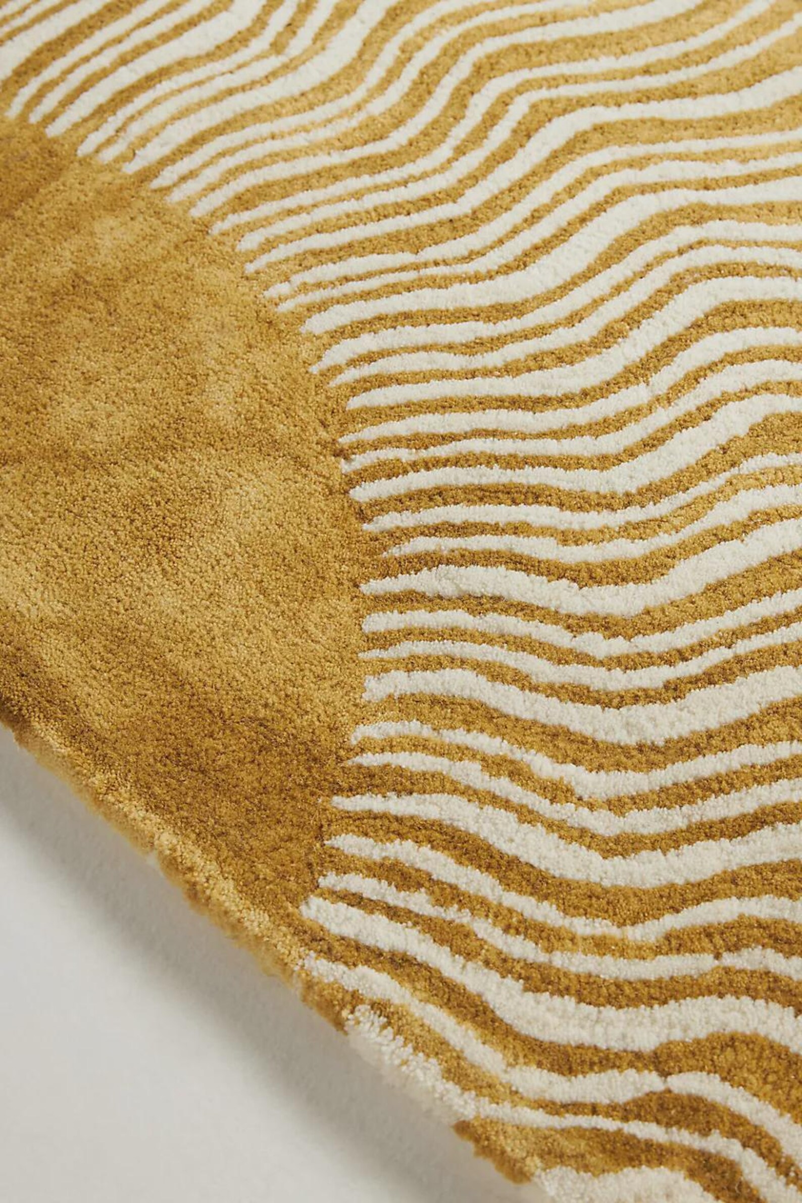Hand Tufted Modern Sunburst Rug – Mustard Yellow Abstract Wave Design ...