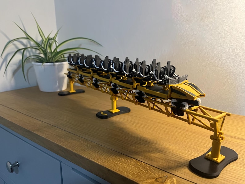 HYPERIA (thorpe Park) - 1:25 Scale Roller Coaster Model COMPLETE TRAIN ...
