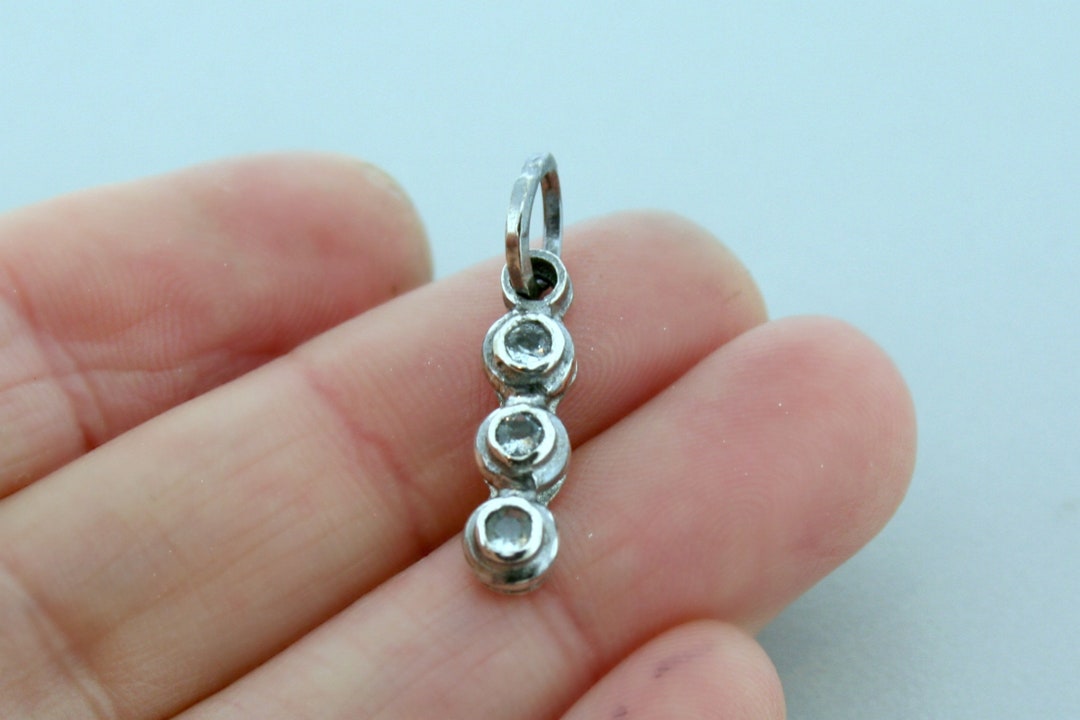 Three Stone Pendant - Etsy