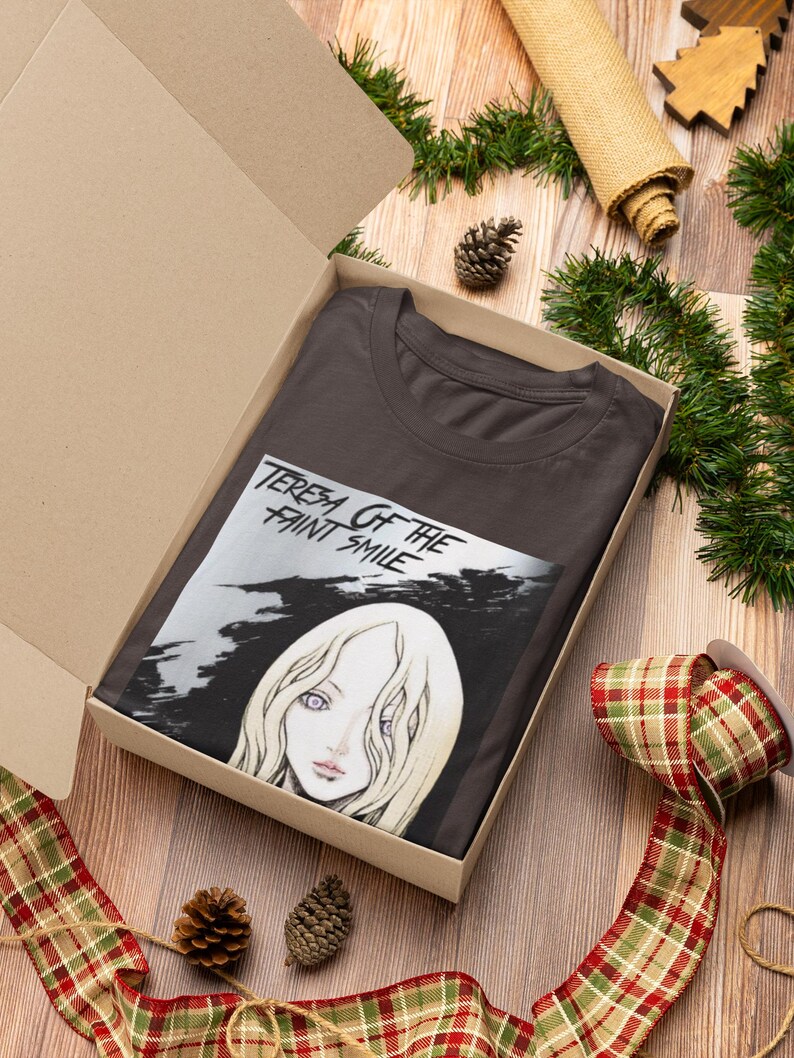 Claymore T-shirt, Teresa of the Faint Smile, Unisex Softstyle Tee ...