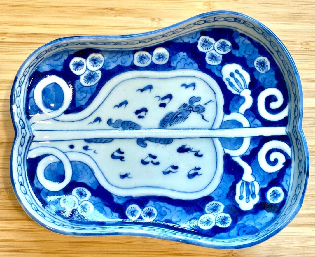 Antique Japanese Blue and White Imari Arita Porcelain Dish Dragon W ...