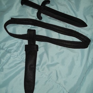 Peter Pan Dagger 14" Plastic Toy Knife With Sheath and Belt for Your ...