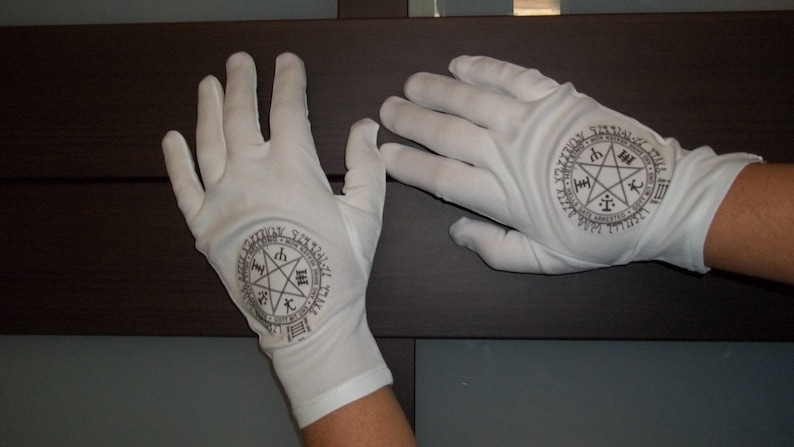 White Gloves for Your Hellsing Cosplay. Alucard, Alexander Anderson ...