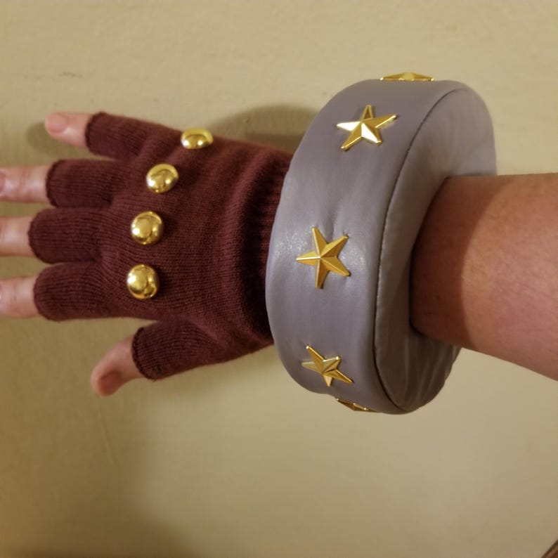 Dueling Gauntlet for Your Cosplay That Arm Thing With the Gold Stars ...