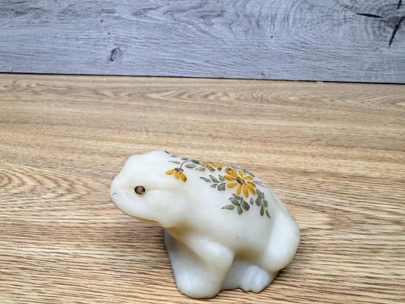 Fenton Custard Glass Frog Figurine Hand Painted Flowers Signed 4” Long ...